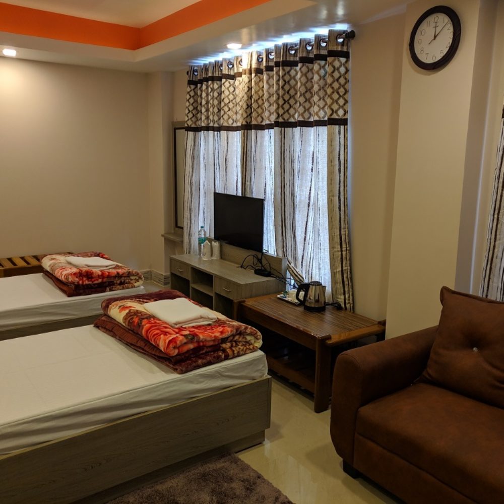 Super Deluxe Double – HOTEL GRAND BOMDILA
